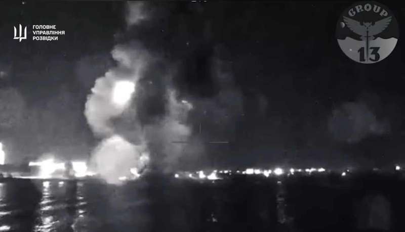 ГУР показало знищення двох катерів "Тунець" у Криму: окупанти 32 рази піднімали авіацію. Новини ...